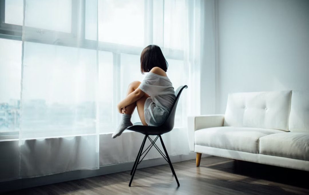 10 Warning Signs You Have Body Insecurity - True Self Growth